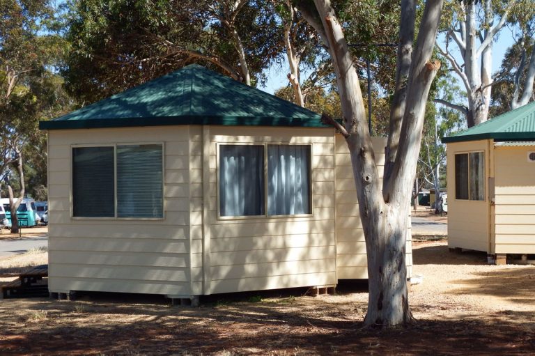Hex Hut Cabin Accommodation - Small Cabin - Gawler Gateway Caravan Park